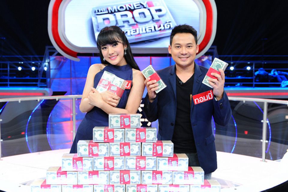 The Money Drop ไทยแลนด์ : ทัมทิม อัญรินทร์ เฮลั่น คว้าเงินรางวัลกลับ ...